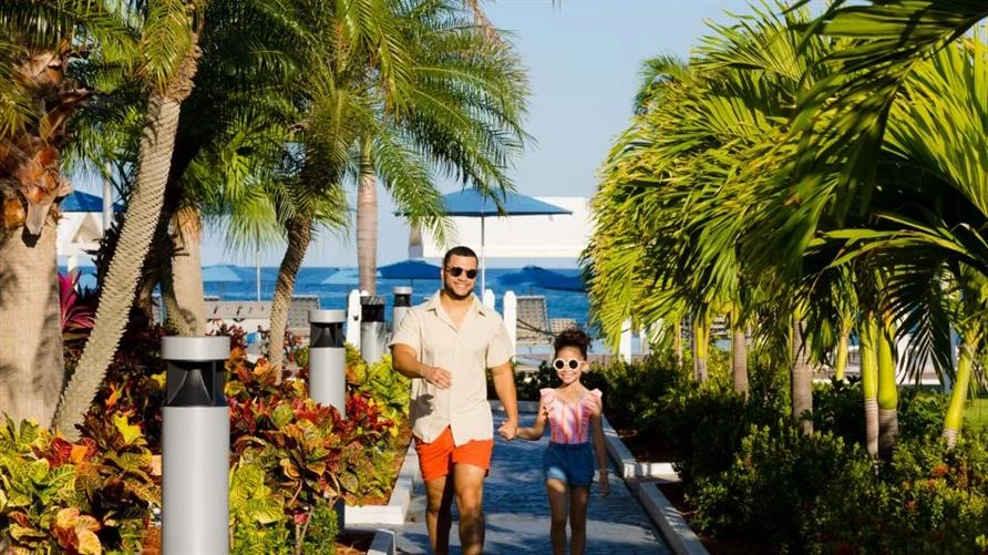 4 Easy Tips To Plan A Vacation Your Dad Will Love | Hilton Grand Vacations